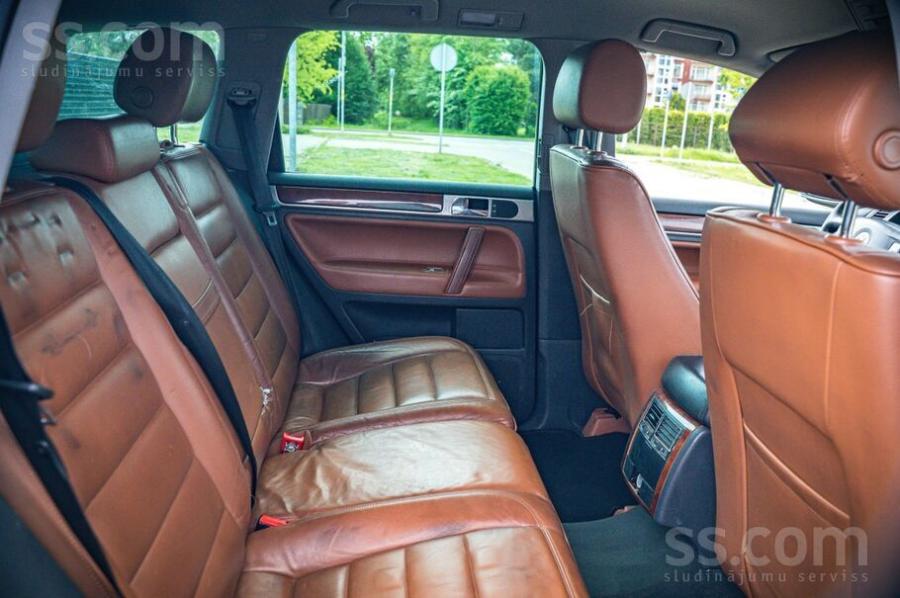 Pelēks Volkswagen Touareg 2005 Rīga, ar dzinēja tilpumu 2.50 L un nobraukumu 0 tūkst. km par 2590 €, foto 12 vietnē AUTOMOTO.COM.LV