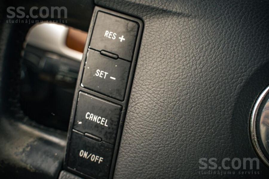Pelēks Volkswagen Touareg 2005 Rīga, ar dzinēja tilpumu 2.50 L un nobraukumu 0 tūkst. km par 2590 €, foto 16 vietnē AUTOMOTO.COM.LV