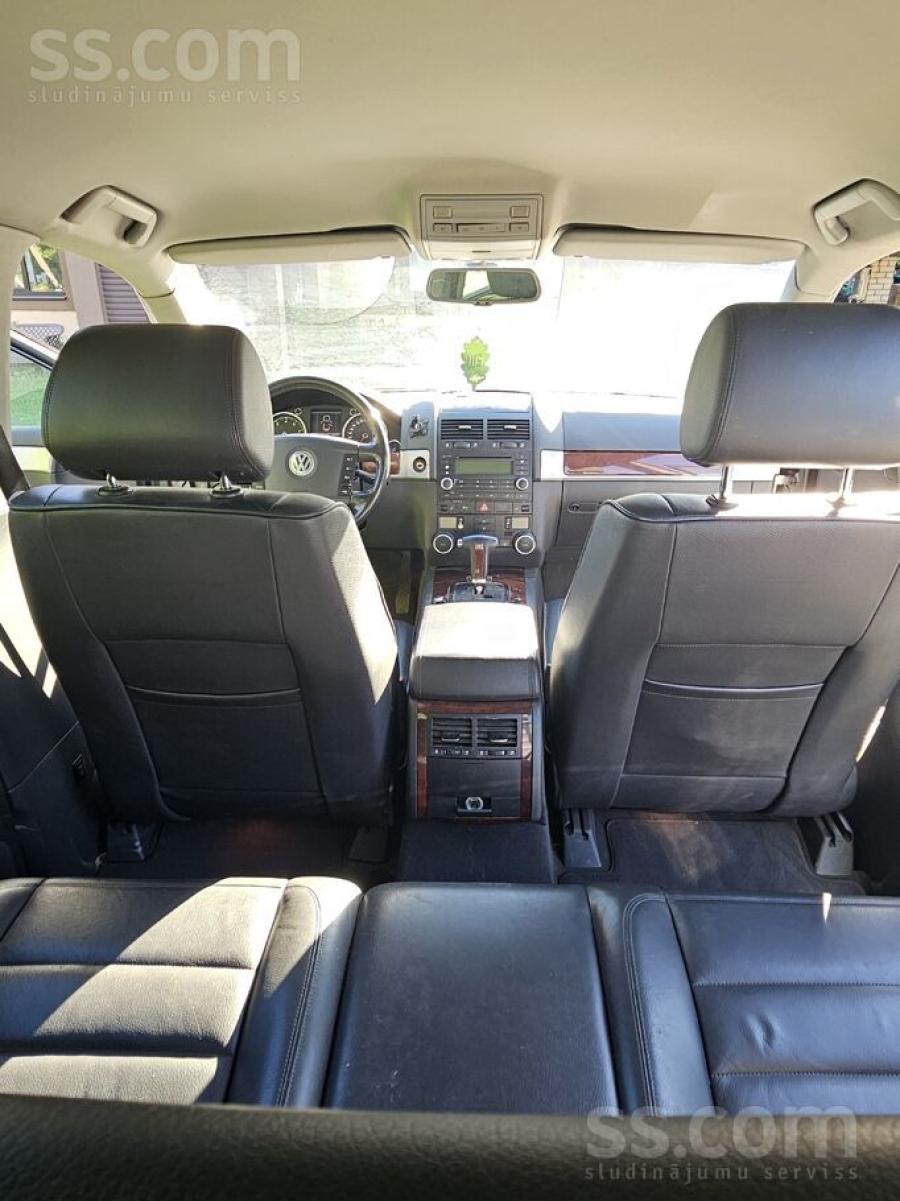 Pelēks Volkswagen Touareg 2005 Rīga, ar dzinēja tilpumu 3.20 L un nobraukumu 280 tūkst. km par 2300 €, foto 8 vietnē AUTOMOTO.COM.LV