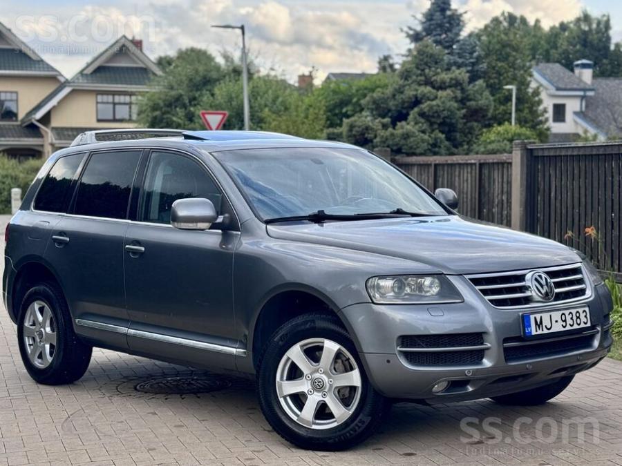 Grey Volkswagen Touareg 2005 in Riga, with an engine capacity of 3.00 L and mileage of 327 thousand km for 4150 €, photo 3 on AUTOMOTO.COM.LV