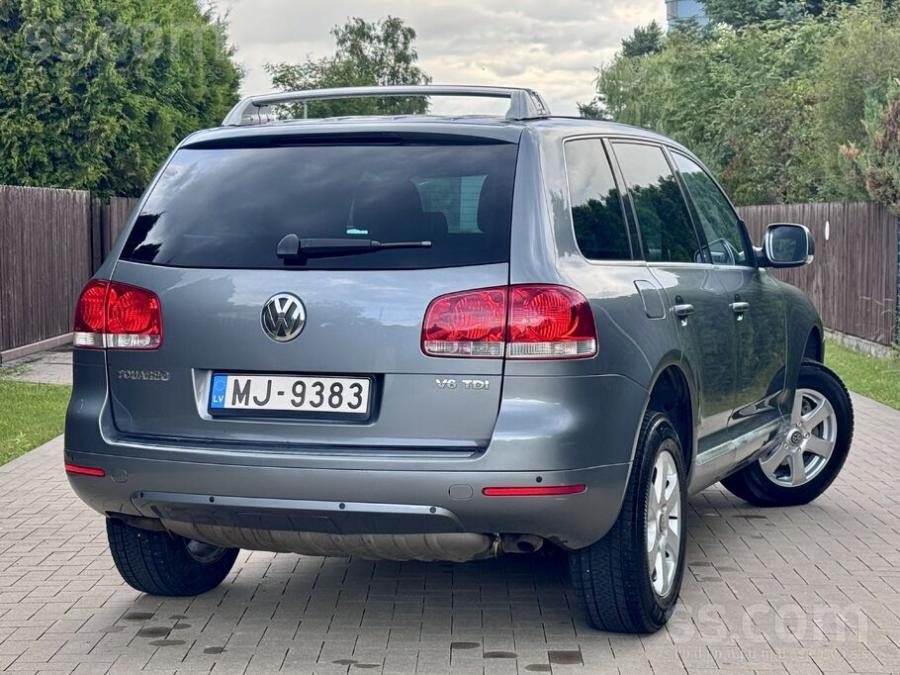 Grey Volkswagen Touareg 2005 in Riga, with an engine capacity of 3.00 L and mileage of 327 thousand km for 4150 €, photo 6 on AUTOMOTO.COM.LV