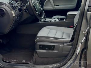 Grey Volkswagen Touareg 2005 in Riga, with an engine capacity of 3.00 L and mileage of 327 thousand km for 4150 €, photo 12 on AUTOMOTO.COM.LV