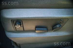 Grey Volkswagen Touareg 2005 in Riga, with an engine capacity of 3.00 L and mileage of 297 thousand km for 2590 €, photo 13 on AUTOMOTO.COM.LV