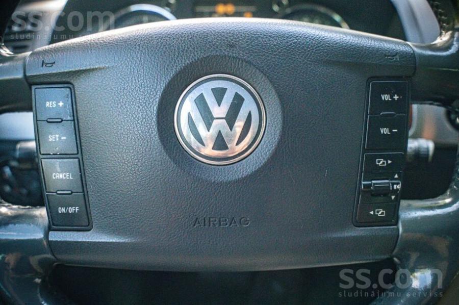 Grey Volkswagen Touareg 2005 in Riga, with an engine capacity of 3.00 L and mileage of 297 thousand km for 2590 €, photo 19 on AUTOMOTO.COM.LV