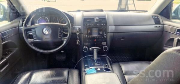 Grey Volkswagen Touareg 2006 in Riga, with an engine capacity of 3.00 L and mileage of 392 thousand km for 2800 €, photo 9 on AUTOMOTO.COM.LV