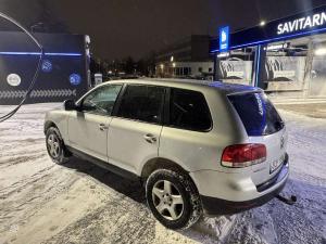 Grey Volkswagen Touareg 2006 in Vilnius, with an engine capacity of 2.46 L and mileage of 300 thousand km for 2450 €, photo 9 on AUTOMOTO.COM.LV