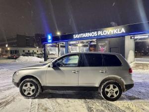 Grey Volkswagen Touareg 2006 in Vilnius, with an engine capacity of 2.46 L and mileage of 300 thousand km for 2450 €, photo 10 on AUTOMOTO.COM.LV