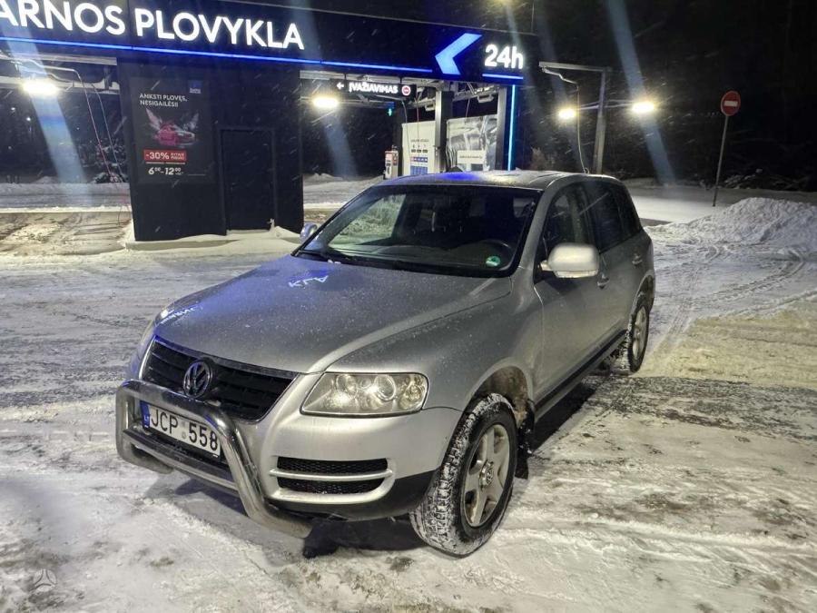 Grey Volkswagen Touareg 2006 in Vilnius, with an engine capacity of 2.46 L and mileage of 300 thousand km for 2450 €, photo 11 on AUTOMOTO.COM.LV