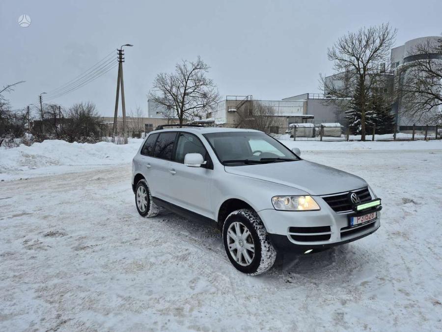 Pelēks Volkswagen Touareg 2006 Kupiškis, ar dzinēja tilpumu 2.97 L un nobraukumu 311 tūkst. km par 2900 €, foto 2 vietnē AUTOMOTO.COM.LV