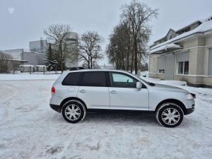 Pelēks Volkswagen Touareg 2006 Kupiškis, ar dzinēja tilpumu 2.97 L un nobraukumu 311 tūkst. km par 2900 €, foto 3 vietnē AUTOMOTO.COM.LV