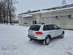 Pelēks Volkswagen Touareg 2006 Kupiškis, ar dzinēja tilpumu 2.97 L un nobraukumu 311 tūkst. km par 2900 €, foto 4 vietnē AUTOMOTO.COM.LV