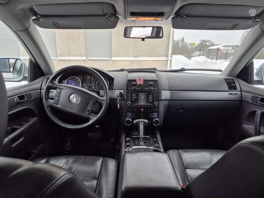 Pelēks Volkswagen Touareg 2006 Kupiškis, ar dzinēja tilpumu 2.97 L un nobraukumu 311 tūkst. km par 2900 €, foto 8 vietnē AUTOMOTO.COM.LV