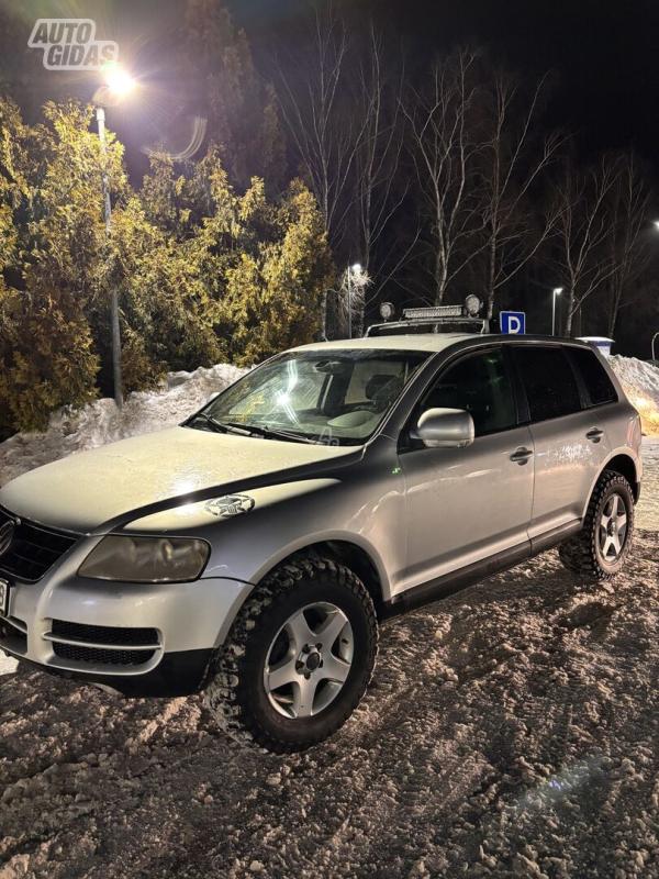 Grey Volkswagen Touareg 2006 in Klaipeda, with an engine capacity of 2.50 L and mileage of 309 thousand km for 4100 €, photo 3 on AUTOMOTO.COM.LV
