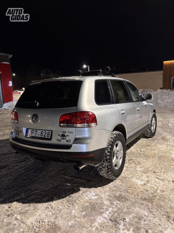 Grey Volkswagen Touareg 2006 in Klaipeda, with an engine capacity of 2.50 L and mileage of 309 thousand km for 4100 €, photo 5 on AUTOMOTO.COM.LV