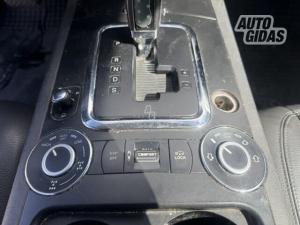 Pelēks Volkswagen Touareg 2006 Viļņa, ar dzinēja tilpumu 3.00 L un nobraukumu 383 tūkst. km par 3900 €, foto 14 vietnē AUTOMOTO.COM.LV