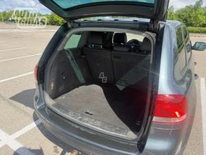 Pelēks Volkswagen Touareg 2006 Viļņa, ar dzinēja tilpumu 3.00 L un nobraukumu 383 tūkst. km par 3900 €, foto 15 vietnē AUTOMOTO.COM.LV