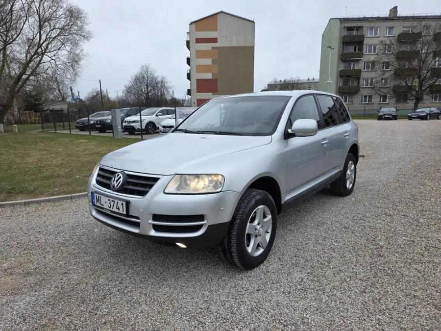 Pelēks Volkswagen Touareg 2006 Ventspils, ar dzinēja tilpumu 2.50 L un nobraukumu 347 tūkst. km par 3490 €, foto 1 vietnē AUTOMOTO.COM.LV