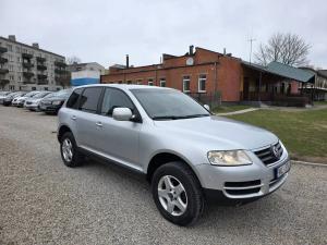 Pelēks Volkswagen Touareg 2006 Ventspils, ar dzinēja tilpumu 2.50 L un nobraukumu 347 tūkst. km par 3490 €, foto 5 vietnē AUTOMOTO.COM.LV