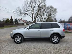 Pelēks Volkswagen Touareg 2006 Ventspils, ar dzinēja tilpumu 2.50 L un nobraukumu 347 tūkst. km par 3490 €, foto 6 vietnē AUTOMOTO.COM.LV