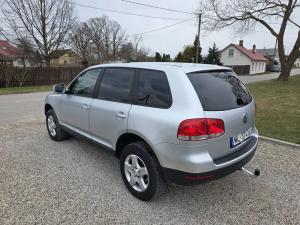 Pelēks Volkswagen Touareg 2006 Ventspils, ar dzinēja tilpumu 2.50 L un nobraukumu 347 tūkst. km par 3490 €, foto 8 vietnē AUTOMOTO.COM.LV