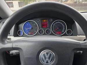 Pelēks Volkswagen Touareg 2006 Ventspils, ar dzinēja tilpumu 2.50 L un nobraukumu 347 tūkst. km par 3490 €, foto 13 vietnē AUTOMOTO.COM.LV