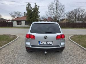 Pelēks Volkswagen Touareg 2006 Ventspils, ar dzinēja tilpumu 2.50 L un nobraukumu 347 tūkst. km par 3490 €, foto 16 vietnē AUTOMOTO.COM.LV
