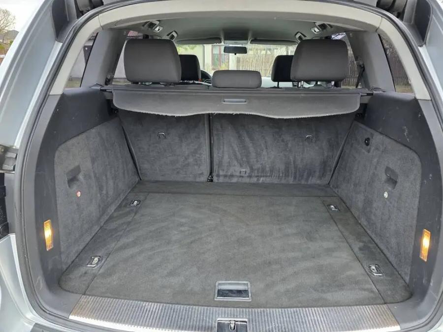 Pelēks Volkswagen Touareg 2006 Ventspils, ar dzinēja tilpumu 2.50 L un nobraukumu 347 tūkst. km par 3490 €, foto 22 vietnē AUTOMOTO.COM.LV
