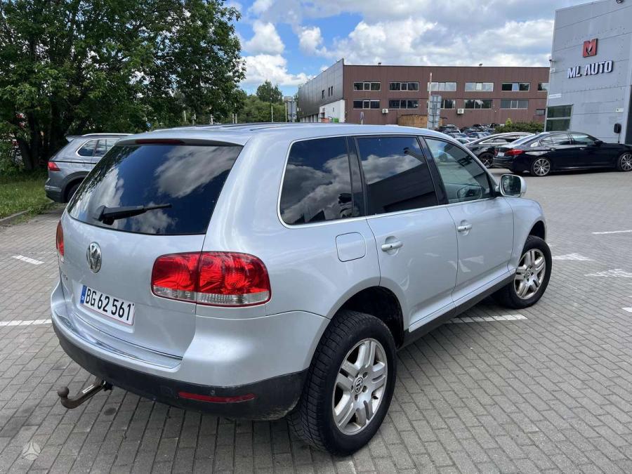 Grey Volkswagen Touareg 2006 in Vilnius, with an engine capacity of 3.19 L and mileage of 280 thousand km for 2000 €, photo 5 on AUTOMOTO.COM.LV