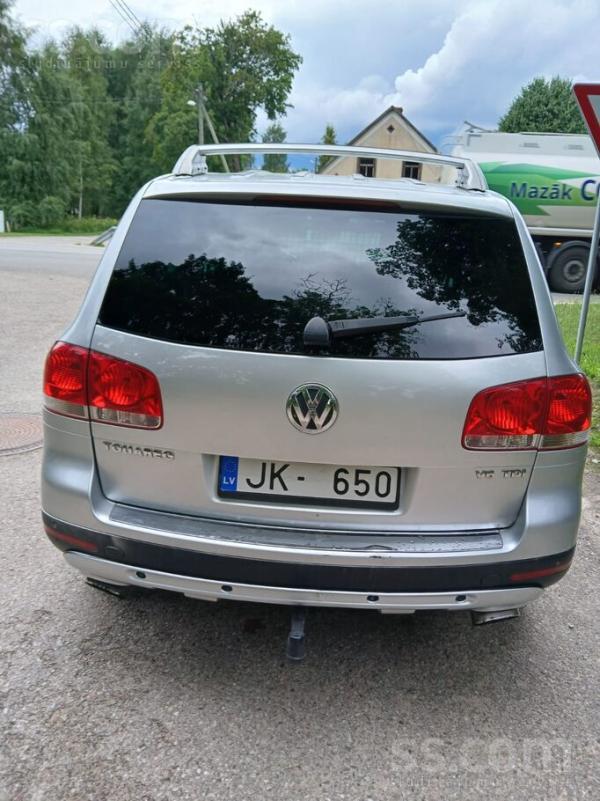 Grey Volkswagen Touareg 2006 in Ventspils, with an engine capacity of 3.00 L and mileage of 320 thousand km for 4500 €, photo 2 on AUTOMOTO.COM.LV