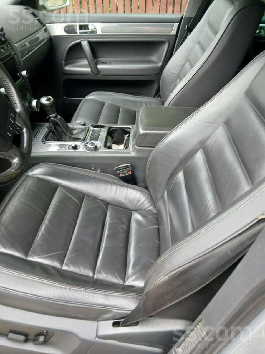 Pelēks Volkswagen Touareg 2006 Ventspils, ar dzinēja tilpumu 3.00 L un nobraukumu 320 tūkst. km par 4500 €, foto 7 vietnē AUTOMOTO.COM.LV