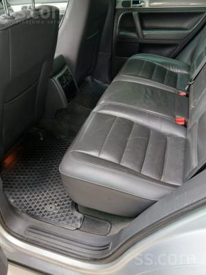 Pelēks Volkswagen Touareg 2006 Ventspils, ar dzinēja tilpumu 3.00 L un nobraukumu 320 tūkst. km par 4500 €, foto 10 vietnē AUTOMOTO.COM.LV