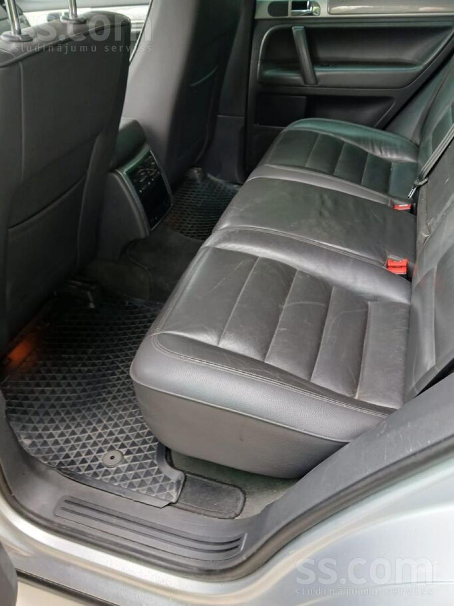 Pelēks Volkswagen Touareg 2006 Ventspils, ar dzinēja tilpumu 3.00 L un nobraukumu 320 tūkst. km par 4500 €, foto 10 vietnē AUTOMOTO.COM.LV