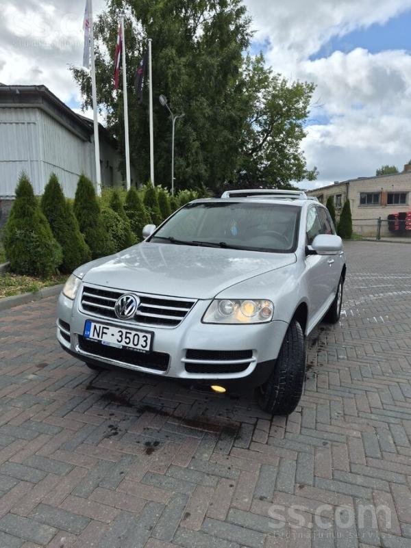 Grey Volkswagen Touareg 2006 in Aluksne, with an engine capacity of 3.00 L and mileage of 344 thousand km for 3500 €, photo 1 on AUTOMOTO.COM.LV