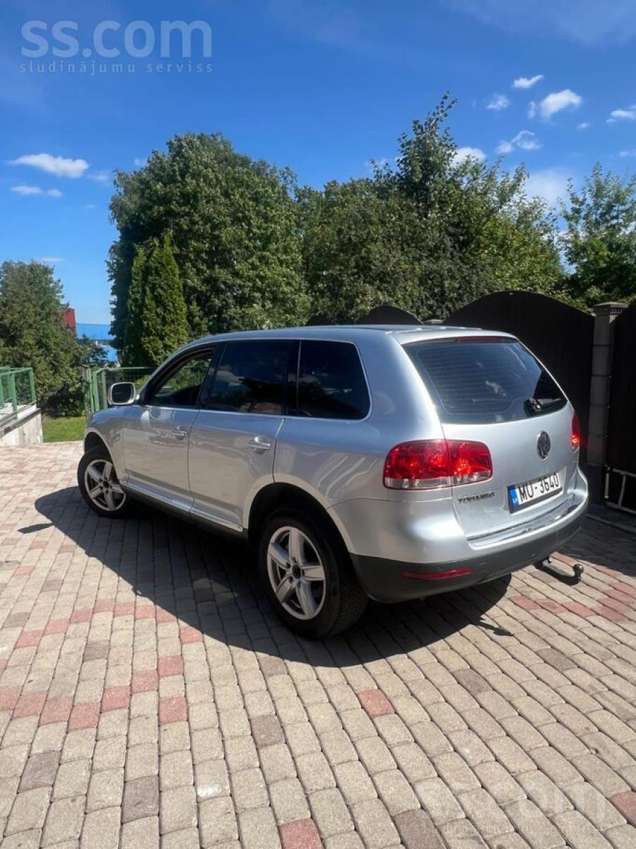 Pelēks Volkswagen Touareg 2006 Jēkabpils, ar dzinēja tilpumu 3.00 L un nobraukumu 374 tūkst. km par 3700 €, foto 3 vietnē AUTOMOTO.COM.LV