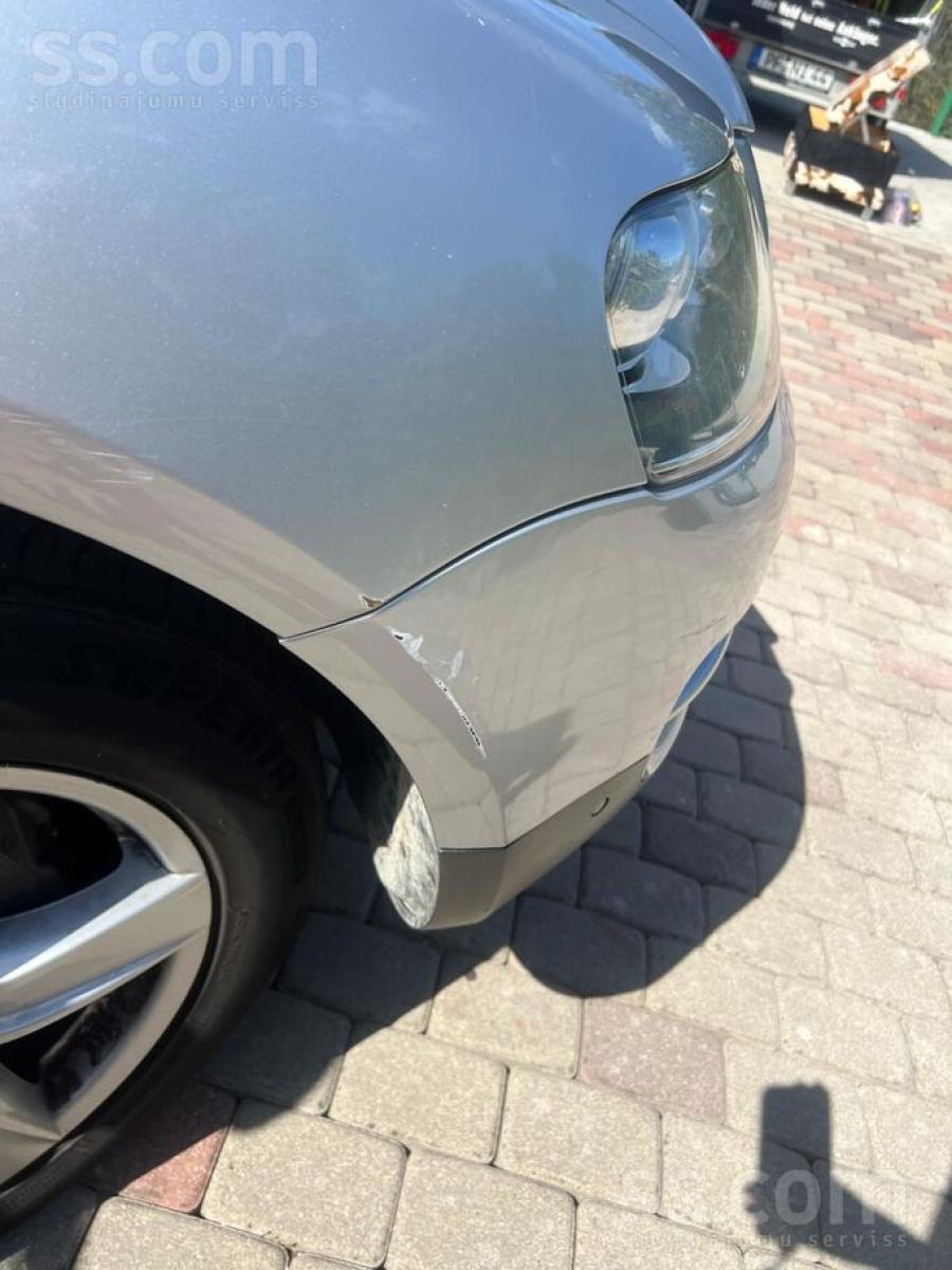 Pelēks Volkswagen Touareg 2006 Jēkabpils, ar dzinēja tilpumu 3.00 L un nobraukumu 374 tūkst. km par 3700 €, foto 7 vietnē AUTOMOTO.COM.LV