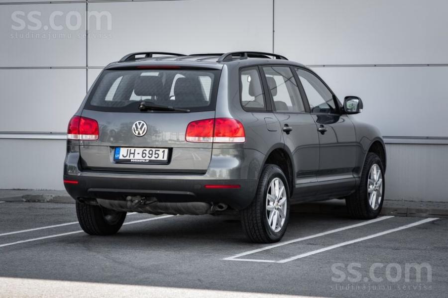 Pelēks Volkswagen Touareg 2006 Rīga, ar dzinēja tilpumu 3.00 L un nobraukumu 324 tūkst. km par 2995 €, foto 5 vietnē AUTOMOTO.COM.LV