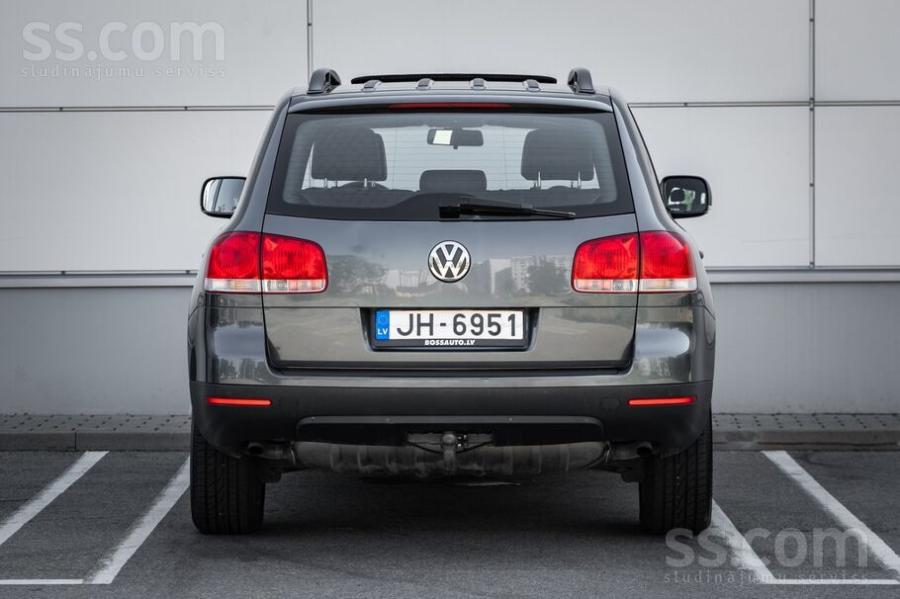 Pelēks Volkswagen Touareg 2006 Rīga, ar dzinēja tilpumu 3.00 L un nobraukumu 324 tūkst. km par 2995 €, foto 6 vietnē AUTOMOTO.COM.LV