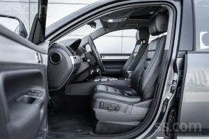 Pelēks Volkswagen Touareg 2006 Rīga, ar dzinēja tilpumu 3.00 L un nobraukumu 324 tūkst. km par 2995 €, foto 8 vietnē AUTOMOTO.COM.LV