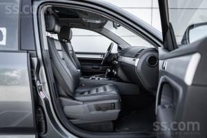 Pelēks Volkswagen Touareg 2006 Rīga, ar dzinēja tilpumu 3.00 L un nobraukumu 324 tūkst. km par 2995 €, foto 10 vietnē AUTOMOTO.COM.LV