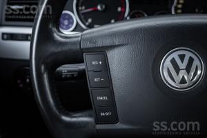 Pelēks Volkswagen Touareg 2006 Rīga, ar dzinēja tilpumu 3.00 L un nobraukumu 324 tūkst. km par 2995 €, foto 16 vietnē AUTOMOTO.COM.LV