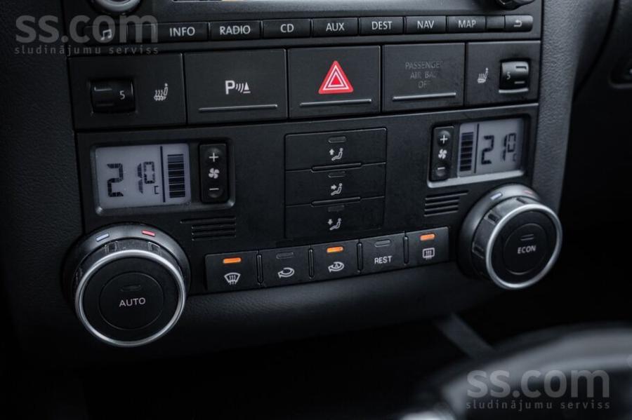 Pelēks Volkswagen Touareg 2006 Rīga, ar dzinēja tilpumu 3.00 L un nobraukumu 324 tūkst. km par 2995 €, foto 21 vietnē AUTOMOTO.COM.LV