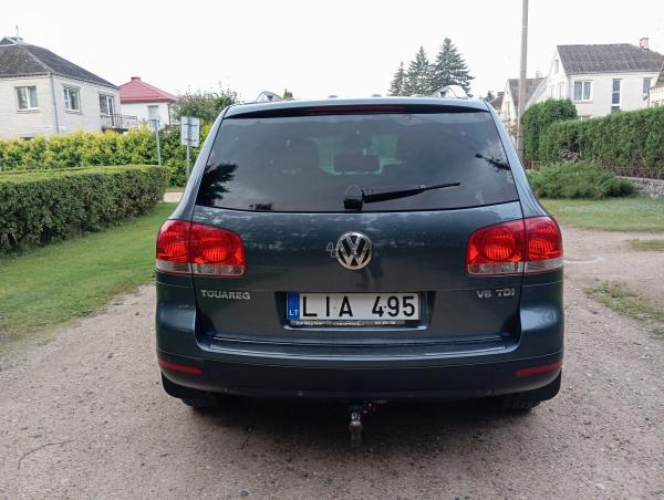 Pelēks Volkswagen Touareg 2006 Ukmergė, ar dzinēja tilpumu 3.00 L un nobraukumu 403 tūkst. km par 3200 €, foto 7 vietnē AUTOMOTO.COM.LV