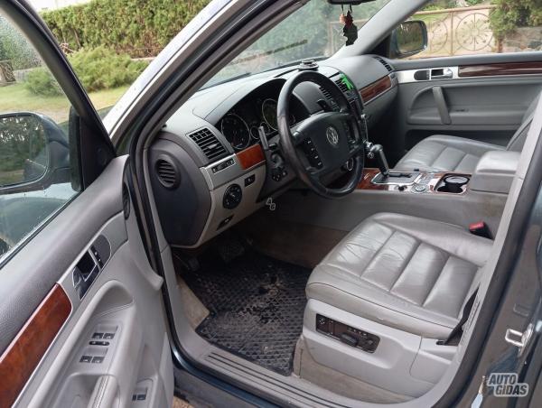 Pelēks Volkswagen Touareg 2006 Ukmergė, ar dzinēja tilpumu 3.00 L un nobraukumu 403 tūkst. km par 3200 €, foto 8 vietnē AUTOMOTO.COM.LV