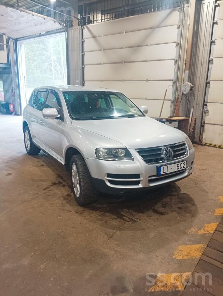 Grey Volkswagen Touareg 2006 in Riga, with an engine capacity of 3.00 L and mileage of 36 thousand km for 2700 €, photo 3 on AUTOMOTO.COM.LV