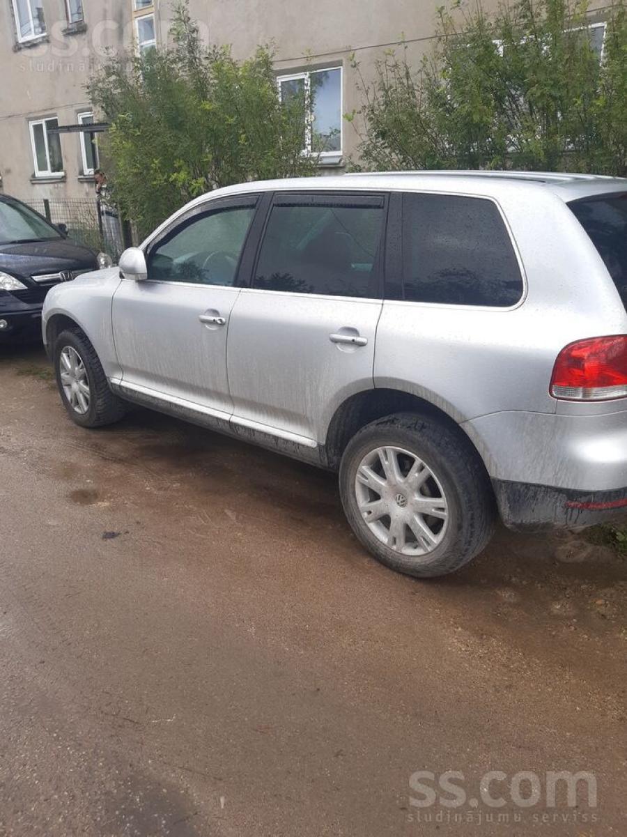 Grey Volkswagen Touareg 2006 in Riga, with an engine capacity of 3.00 L and mileage of 36 thousand km for 2700 €, photo 4 on AUTOMOTO.COM.LV
