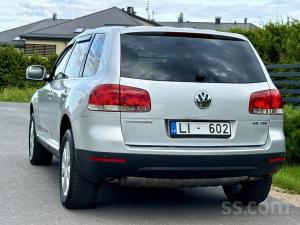 Pelēks Volkswagen Touareg 2006 Rīga, ar dzinēja tilpumu 3.00 L un nobraukumu 370 tūkst. km par 2950 €, foto 4 vietnē AUTOMOTO.COM.LV