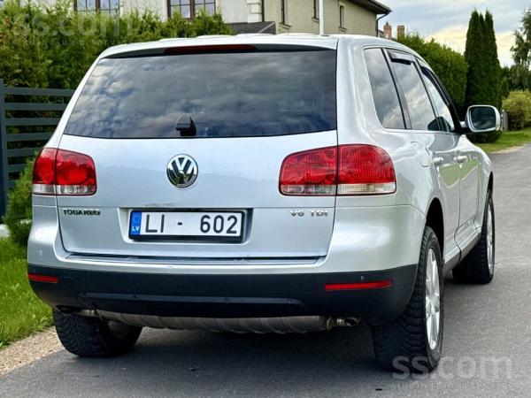 Pelēks Volkswagen Touareg 2006 Rīga, ar dzinēja tilpumu 3.00 L un nobraukumu 370 tūkst. km par 2950 €, foto 7 vietnē AUTOMOTO.COM.LV