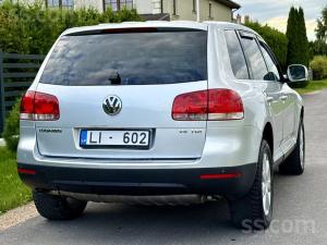 Pelēks Volkswagen Touareg 2006 Rīga, ar dzinēja tilpumu 3.00 L un nobraukumu 370 tūkst. km par 2950 €, foto 7 vietnē AUTOMOTO.COM.LV