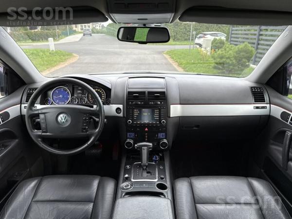 Pelēks Volkswagen Touareg 2006 Rīga, ar dzinēja tilpumu 3.00 L un nobraukumu 370 tūkst. km par 2950 €, foto 11 vietnē AUTOMOTO.COM.LV