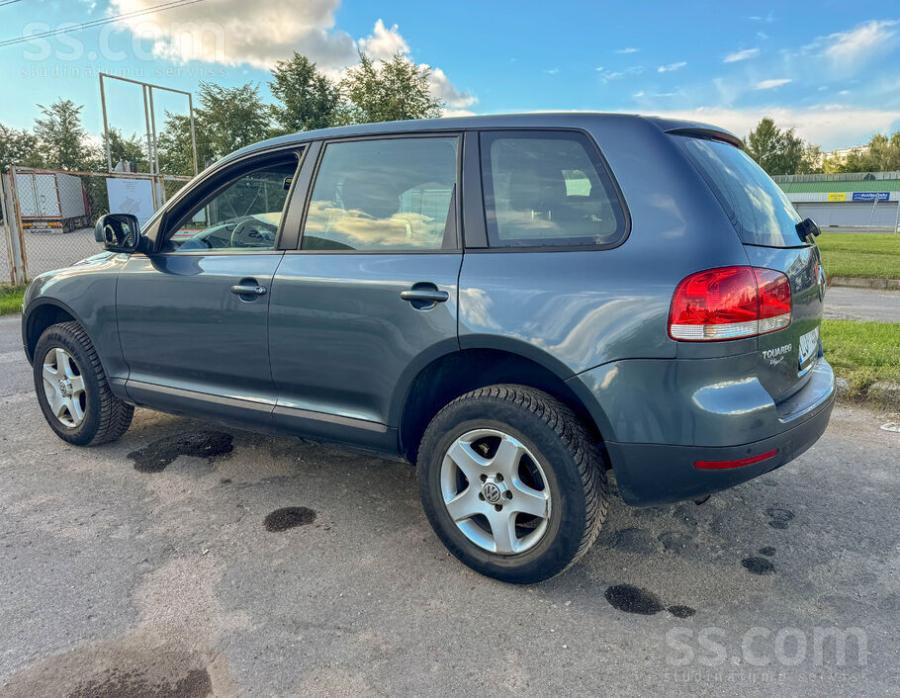 Pelēks Volkswagen Touareg 2006 Rīga, ar dzinēja tilpumu 2.50 L un nobraukumu 298 tūkst. km par 3600 €, foto 4 vietnē AUTOMOTO.COM.LV